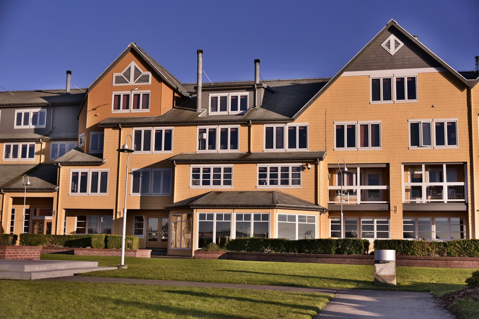 Shoreline Area News: Destinations: Semiahmoo resort