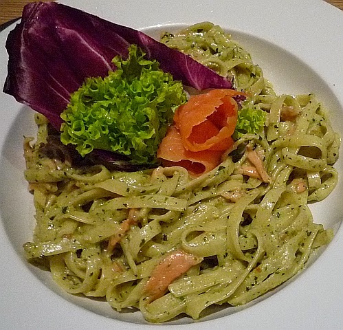 (Eat to Live) or (Live to Eat): Sing and Eat