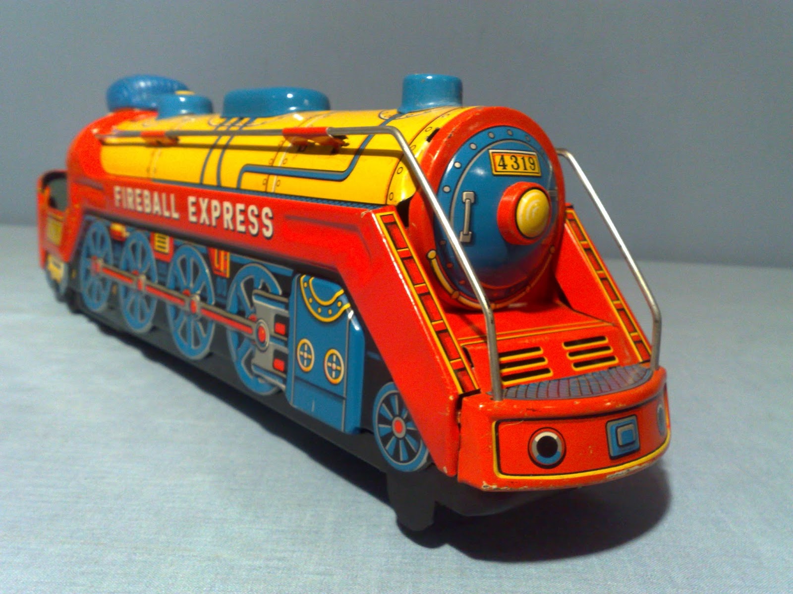 TOM's TECH TOYS: TRAINS LOCOMOTIVES