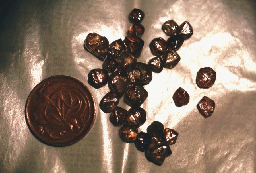 LEUCITE HILLS, WYOMING - lamproites & gemstones