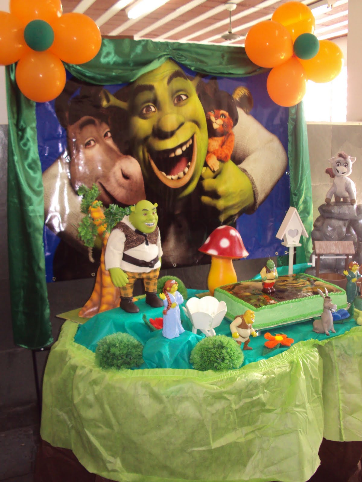 Ladybug festa escolar: SHREK