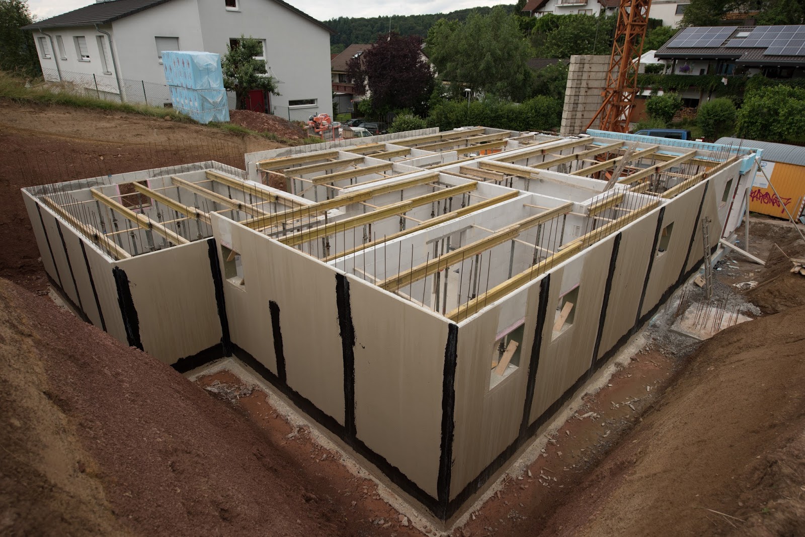 Bautagebuch - Unser Massivhaus von Reinhard: Der Keller ist so gut wie ...