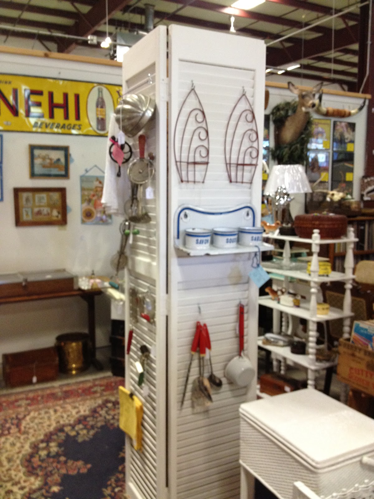 C. Dianne Zweig - Kitsch 'n Stuff: Displaying Vintage Kitchen Utensils ...