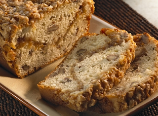 CoOkInG WiTh FrIeNdS: CHIPITS SKOR TOFFEE BANANA RUM BREAD