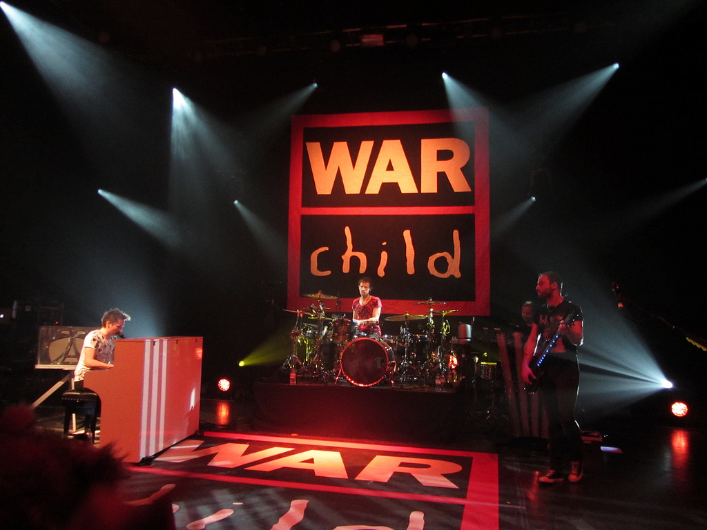 MUSE : MUSE Photo Session_ September 2003