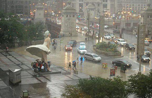 Marilyn Monroe statue in Chicago.. | New Images 1'st