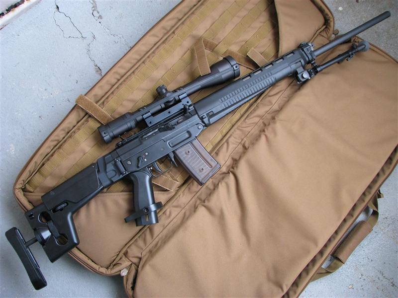 WARFARE Blog: SIG 550. A perfeição suíça em calibre 5,56 mm