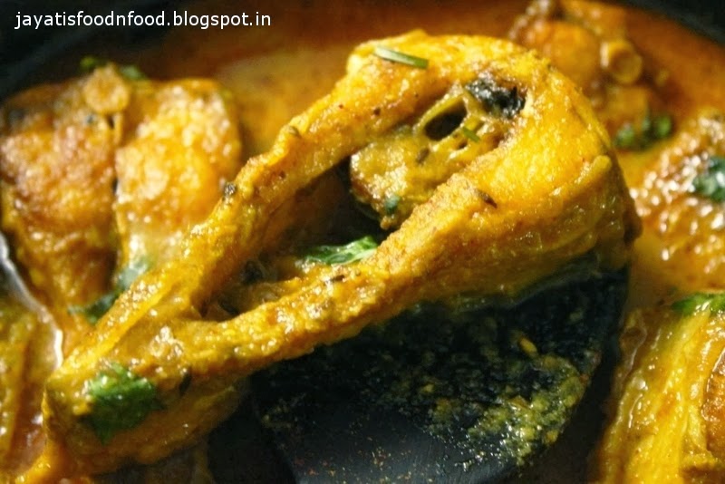 Jayati's Food Journey - Enjoy!!!: Chital Peti Rasha - Clown Knife Fish ...