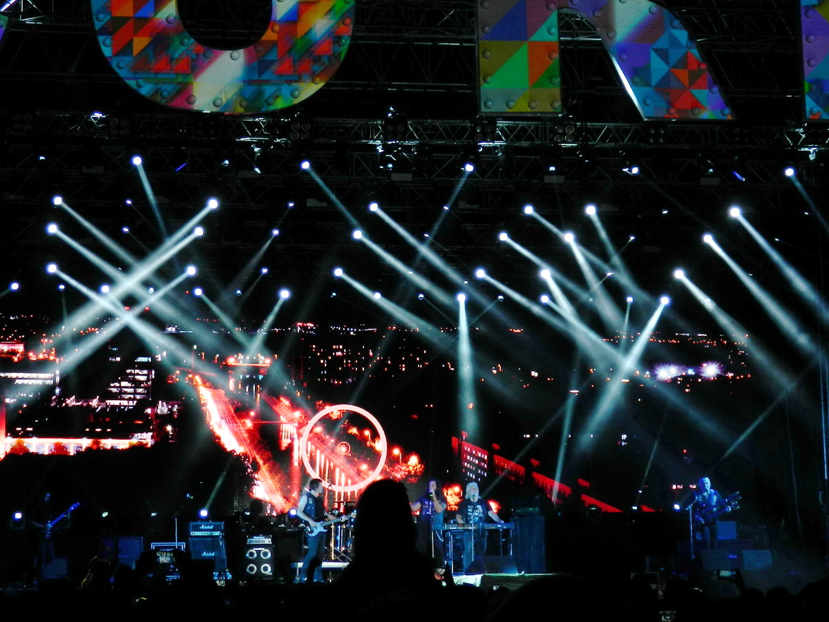 LA MULTI ANI, ROMANIA!: Formatia Phoenix in concert la Zilele Bucurestiului