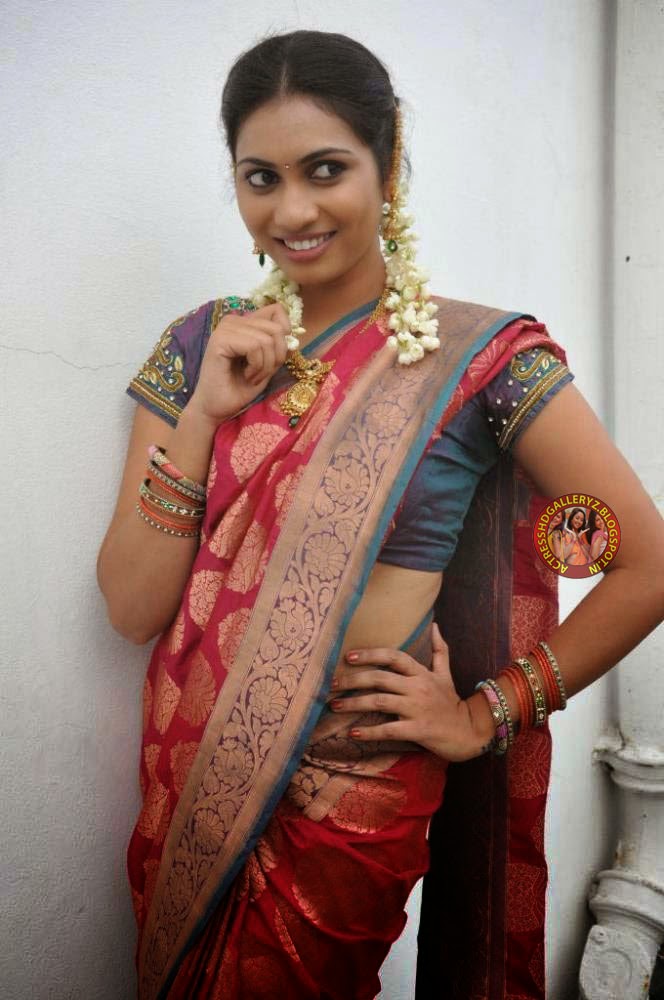 Actress HD Gallery: Siri sri Kannada movie Actress cute saree HD photo ...