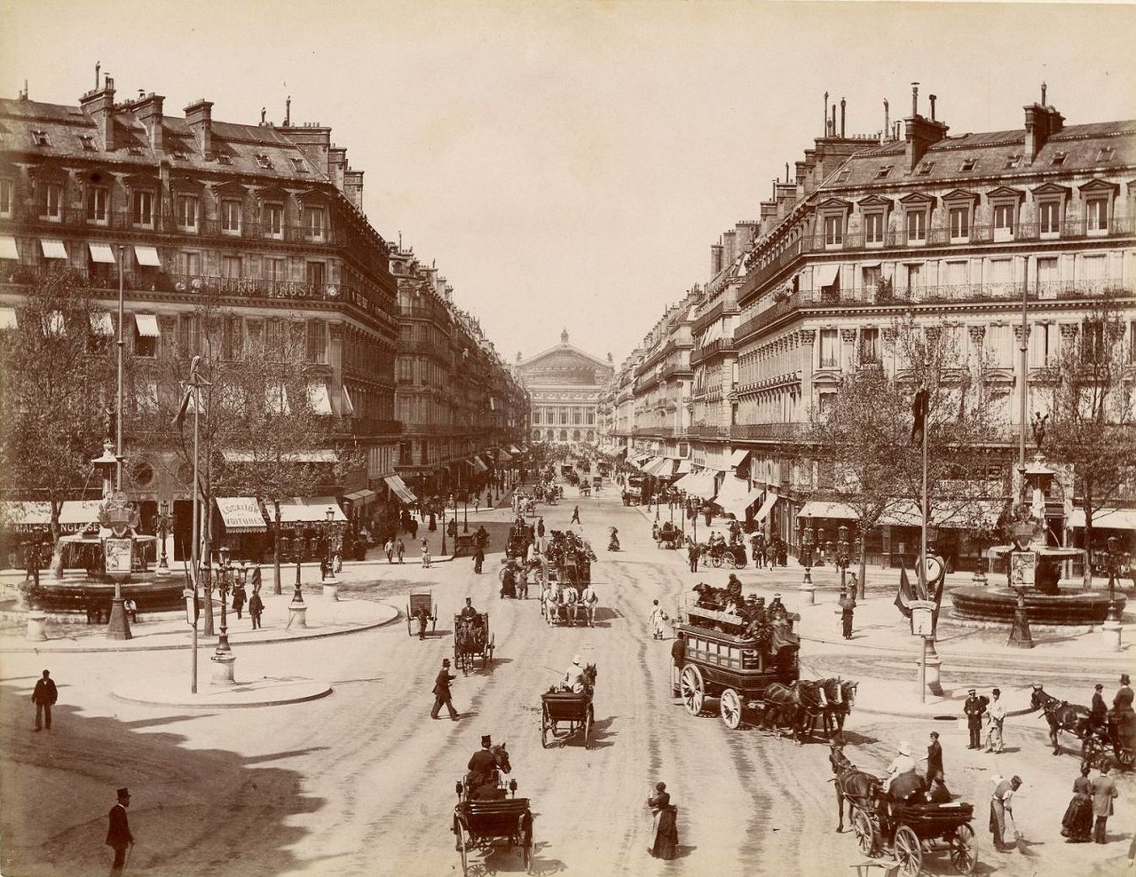 30 Amazing Vintage Photos of Paris in the 1900s ~ Vintage Everyday