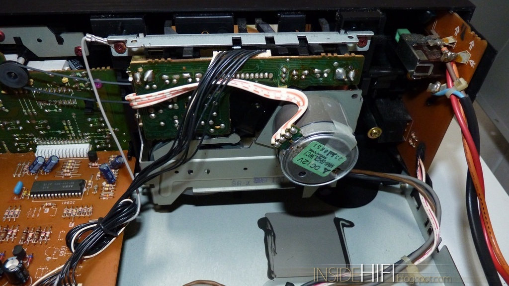 Inside Hi-Fi: Aiwa AD-F370