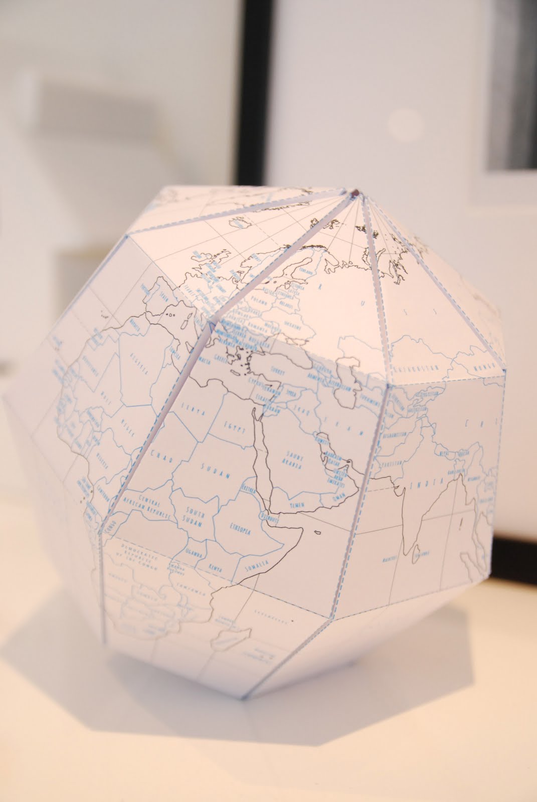 FargeBarn: Le Paper Globe