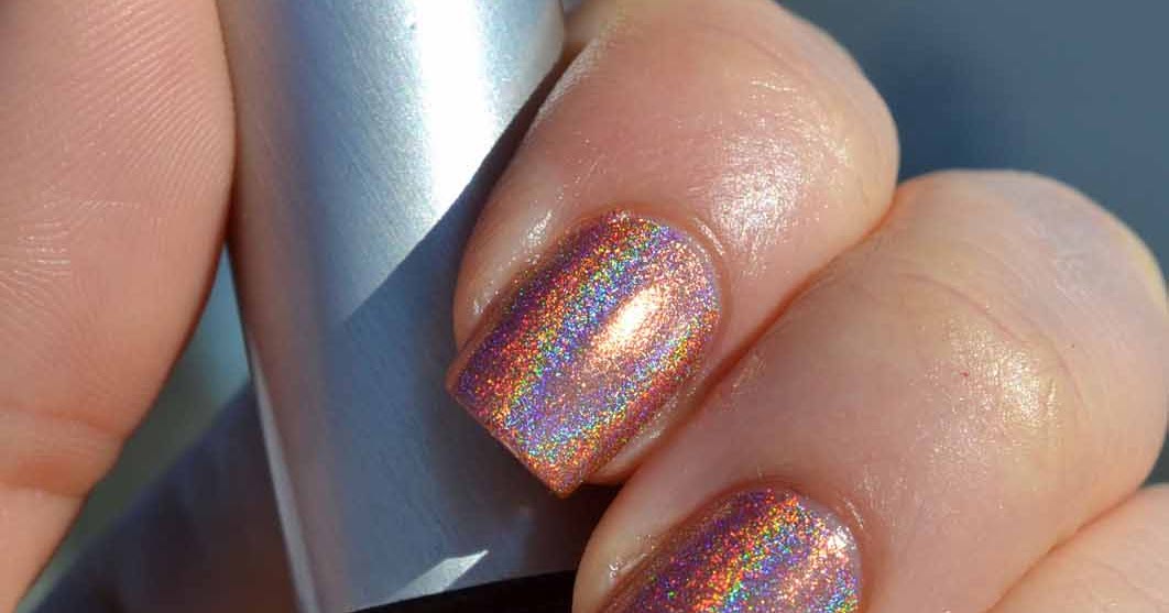 Lacky Corner: Holofredag - Color Club Cosmic Fate