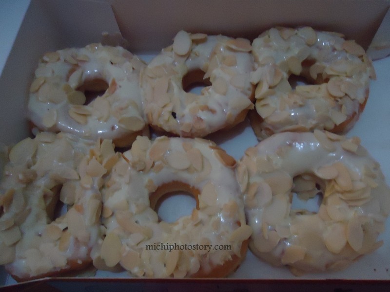 Michi Photostory: J.Co Donuts