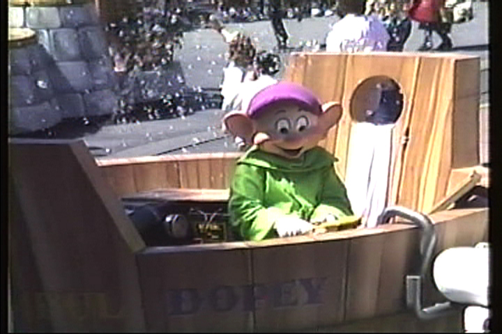 Filmic Light - Snow White Archive: Snow White Parade (50th Anniversary ...