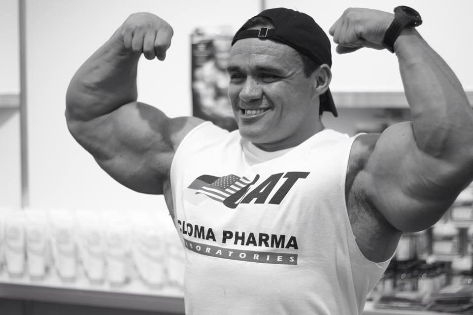Muscle Lover: Mexican bodybuilder Manuel "Charro" Lomeli