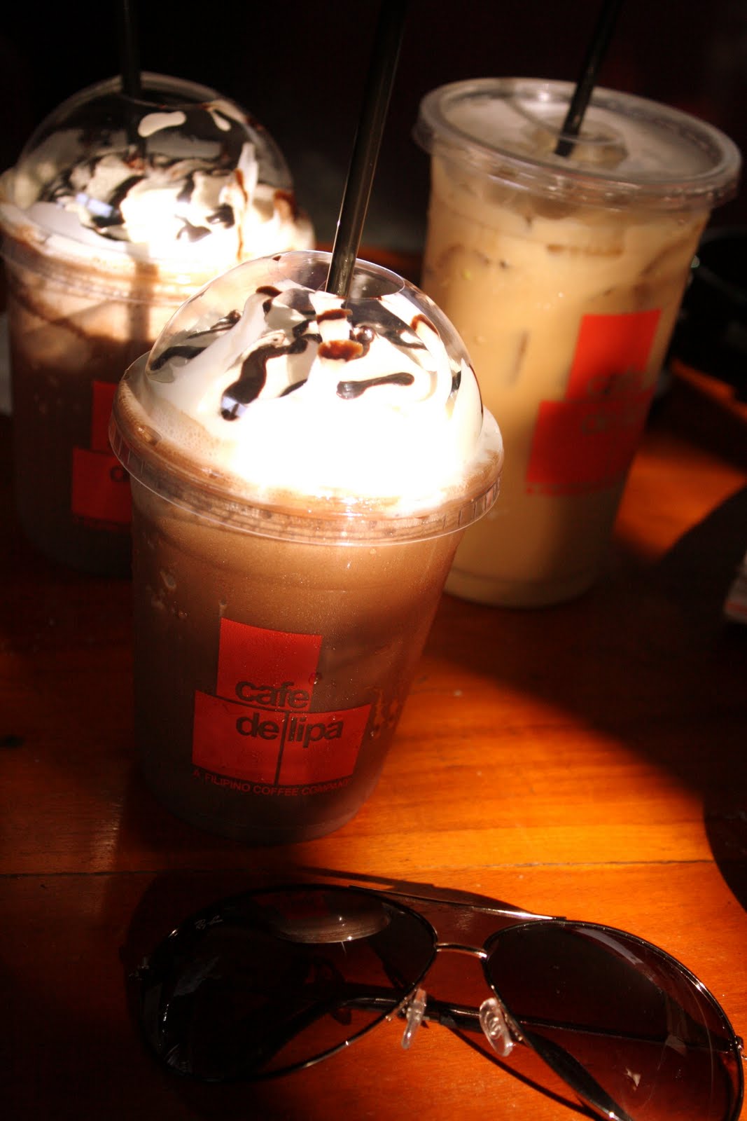 i-am-i N a: CAFE DE LIPA