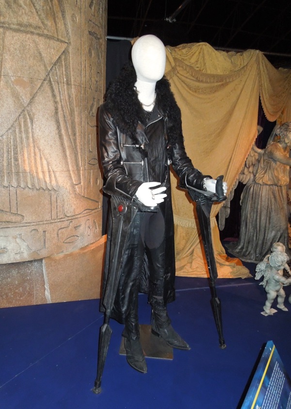 Hollywood Movie Costumes and Props: Nefertiti and Solomon costumes from ...