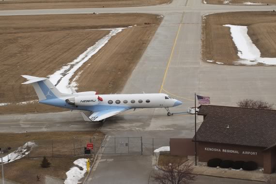 Basketballdiary: Michael Jordan's N236MJ Private Plane