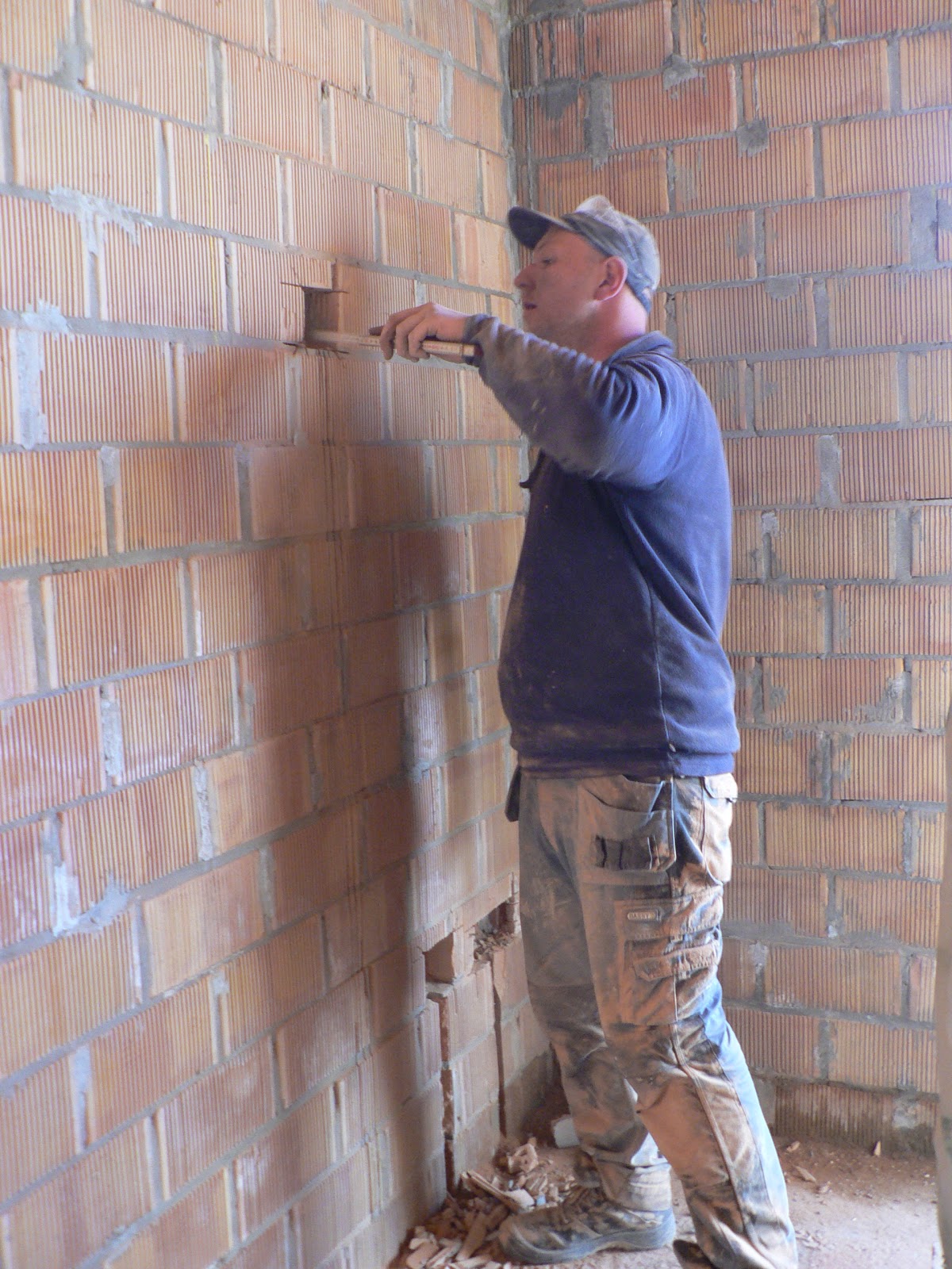 Kaboutersgezochtdeel2: 9 tem 12 mei: Ondermetsen binnenmuren, afbreken ...