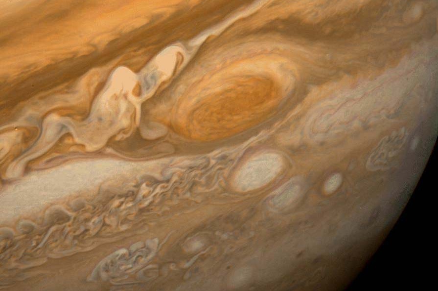 Seberapa Besar Bintik Merah Raksasa di Permukaan Jupiter? - Info Astronomy