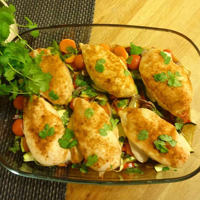 Edels Mat : Ovnsbakt kyllingfilet med grønnsaker