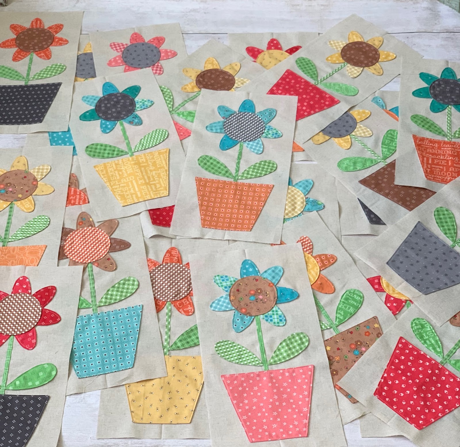 Bee In My Bonnet: Fall Flower Pots Quilt Tutorial!!