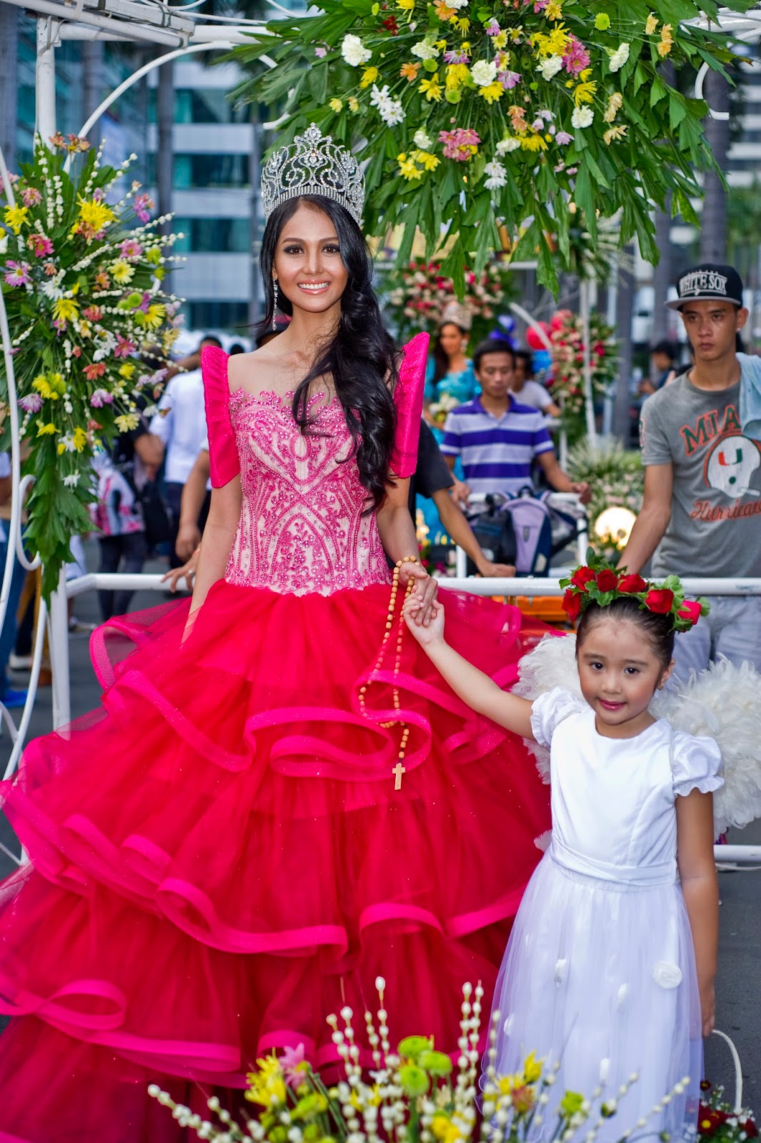Grand Santacruzan at the Araneta Center - Words by KCED