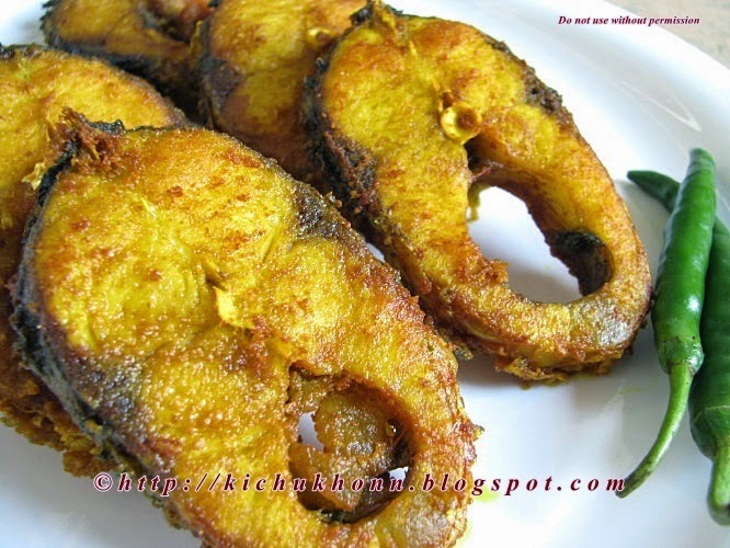 Kitchene Kichukhonn : Rui Maach Bhaja / How to fry Rohu fish