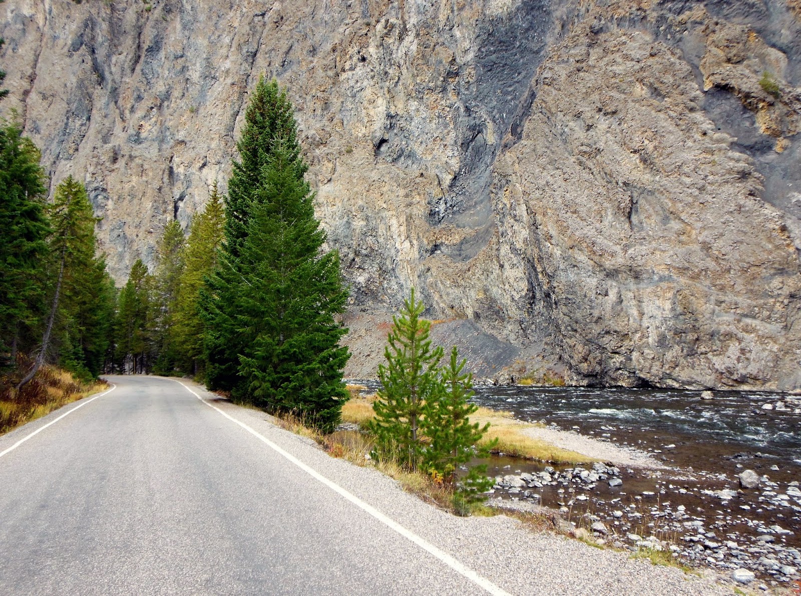 Focusing On Travel : Yellowstone Scenic Drive: Firehole Canyon