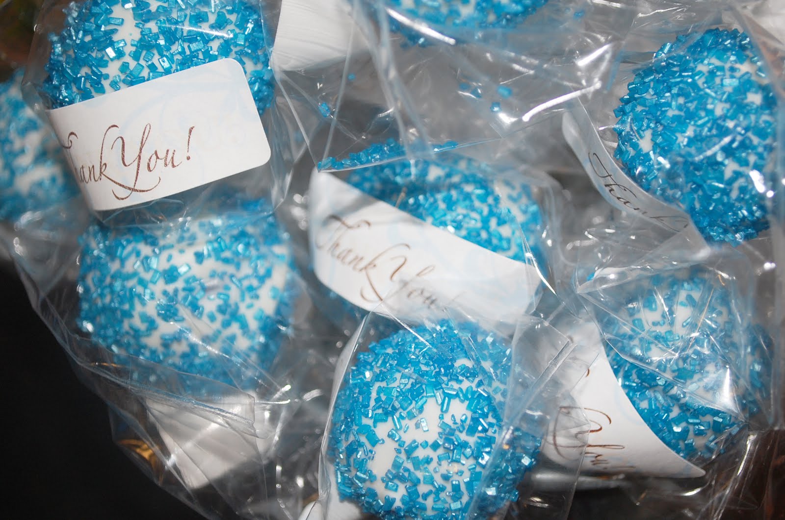 A Layman's Guide to Being Thrifty: Tutorial Tuesday - DIY Cake Pops!