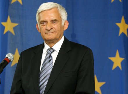 Ο ΠΡΟΕΔΡΟΣ ΤΟΥ ΕΥΡΩΠΑΙΚΟΥ ΚΟΙΝΟΒΟΥΛΙΟΥ απαντά σε έναν Έλληνα-Ροδίτη