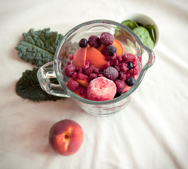 Bright July: Berries {& Greens} Smoothies