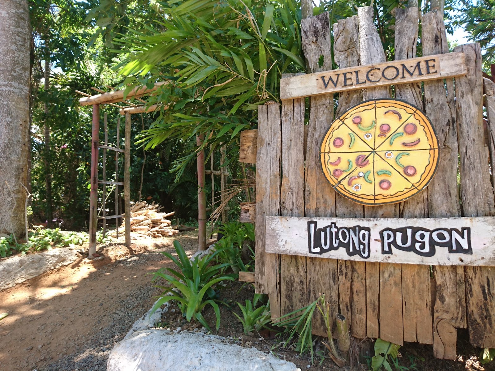 Grumpy Urban Slacker: A SECRET GARDEN CALLED LUTONG PUGON