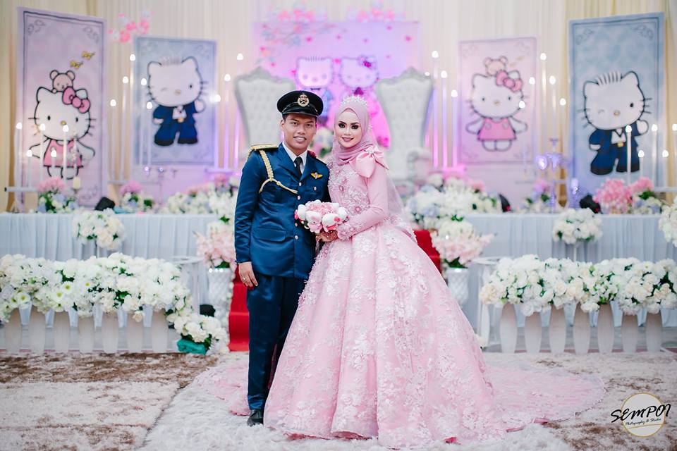 Pelamin Tema Hello Kitty | Cerita Budak Sepet