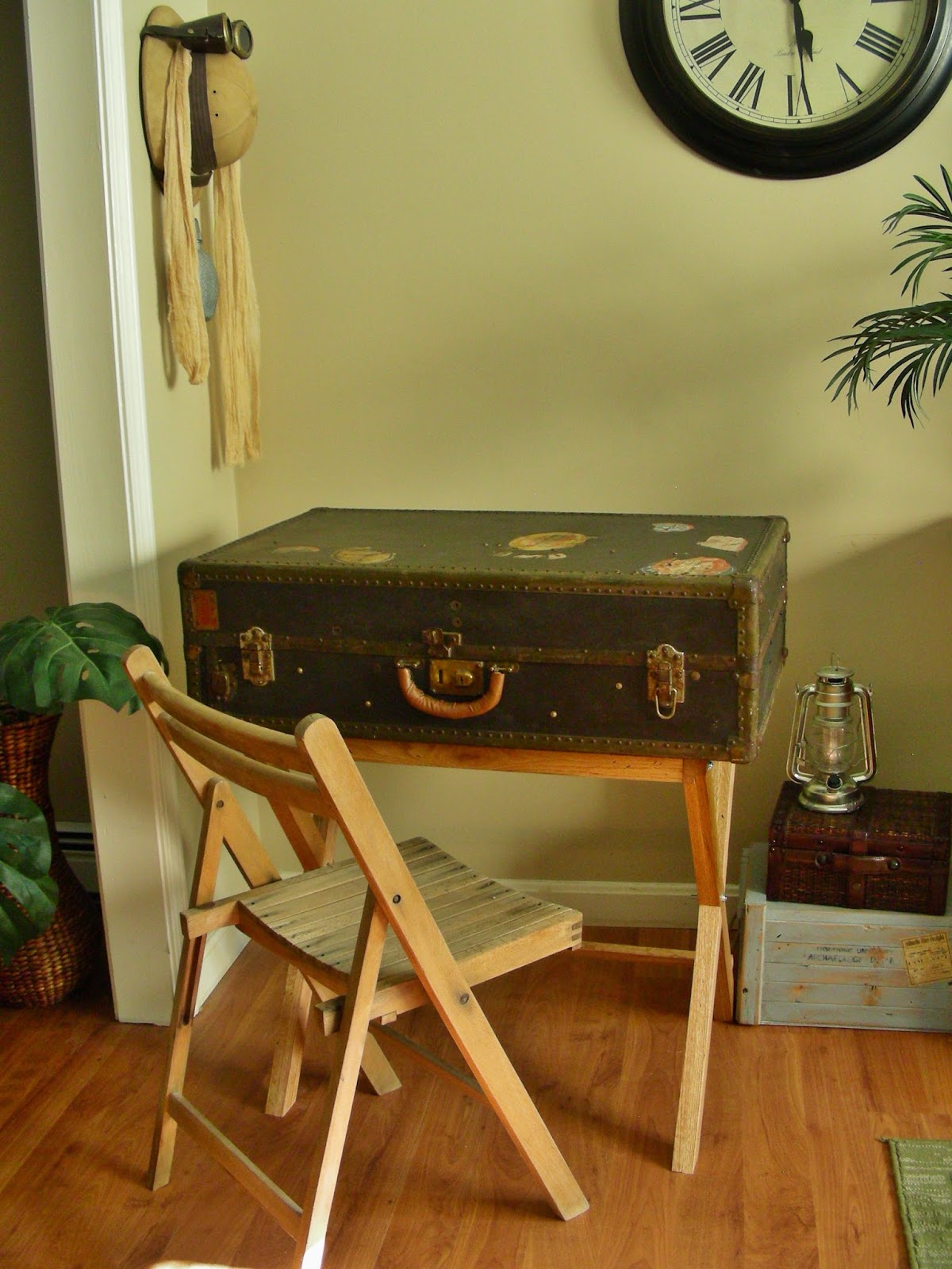 Destinations Vintage... Upcycled & Repurposed Stuff: Upcycled Suitcase ...