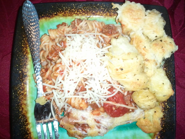 tt.scraps: Foodie Friday - Creamy Spaghetti and Garlic Biscuits