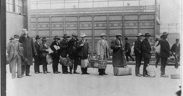 41 Rare Vintage Photographs of Ellis Island Immigration in the Early ...