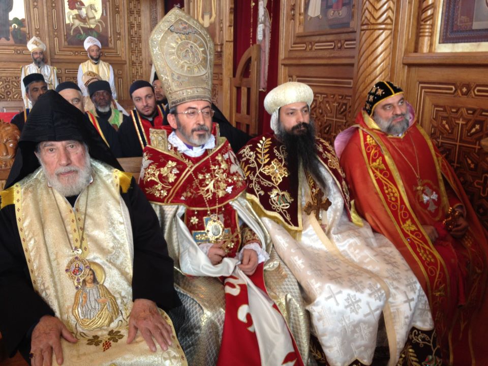 자리를 같이 한 동,서방 교회 지도자들