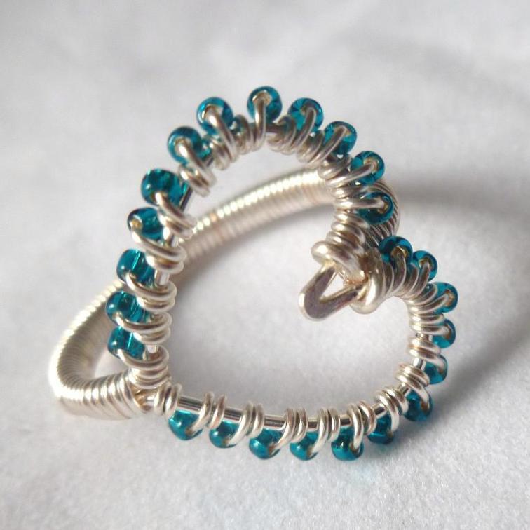 Easy Wire Wrapped Heart Ring Tutorial / The Beading Gem