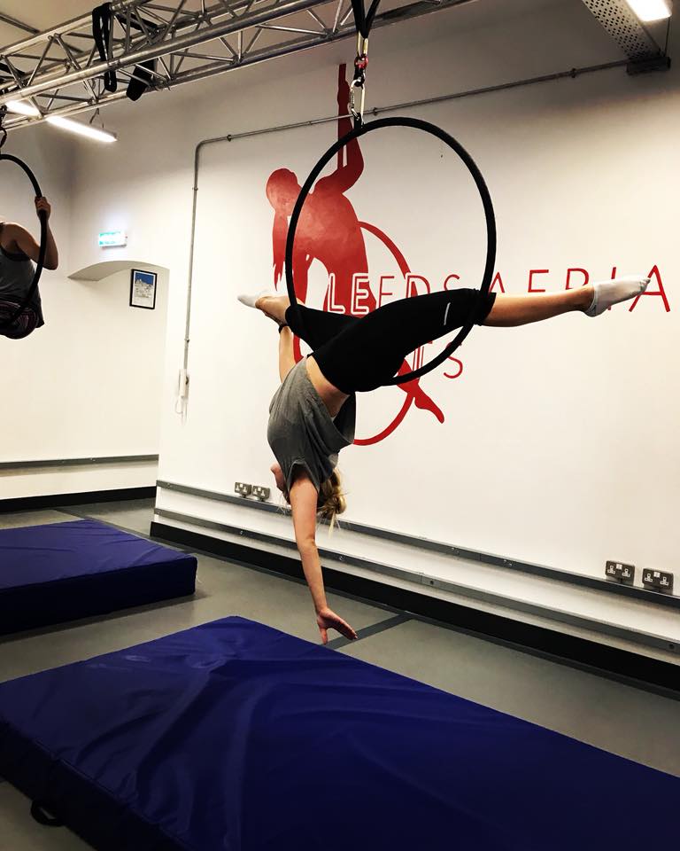 Aerial Hoop : how to do exercise without realising you're doing it