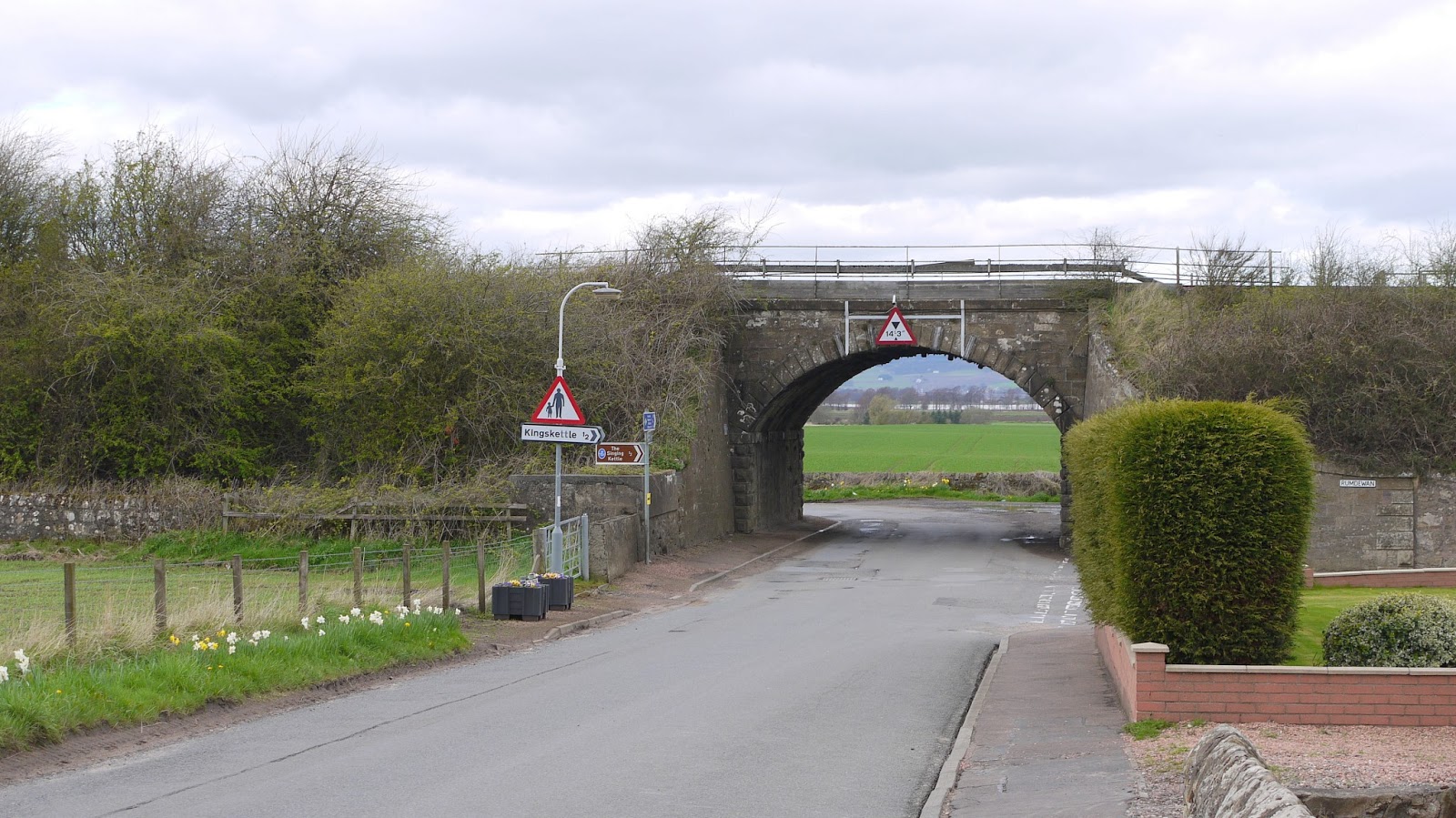 Walking and Crawling: Kettlebridge, Freuchie and the Kingdom of Fife ...