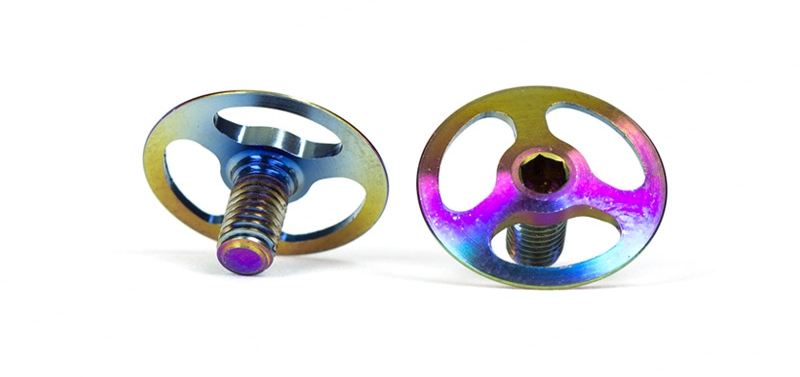 Avid「Triad Titanium Wing Screws | Oil Slick」登場|ラジコンもんちぃ - ラジコンニュースサイト
