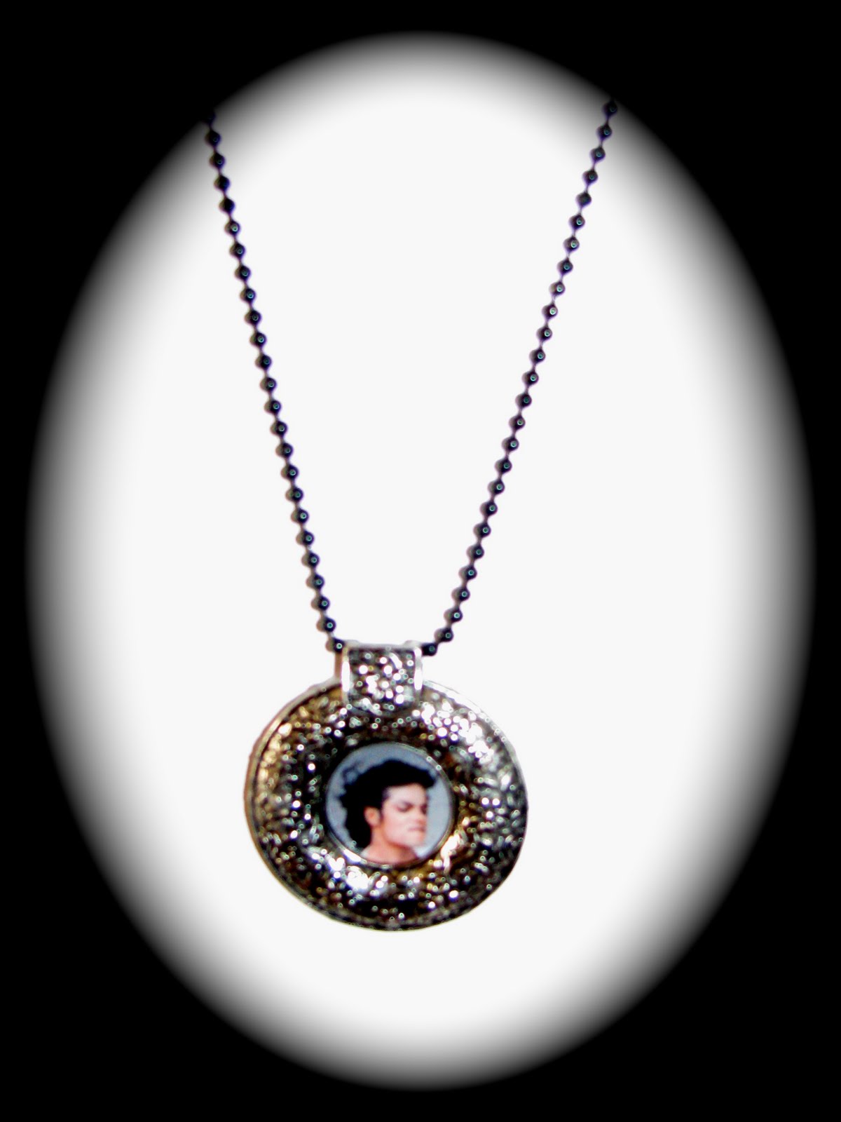 A Touch Of Clasp: Michael Jackson Jewelry
