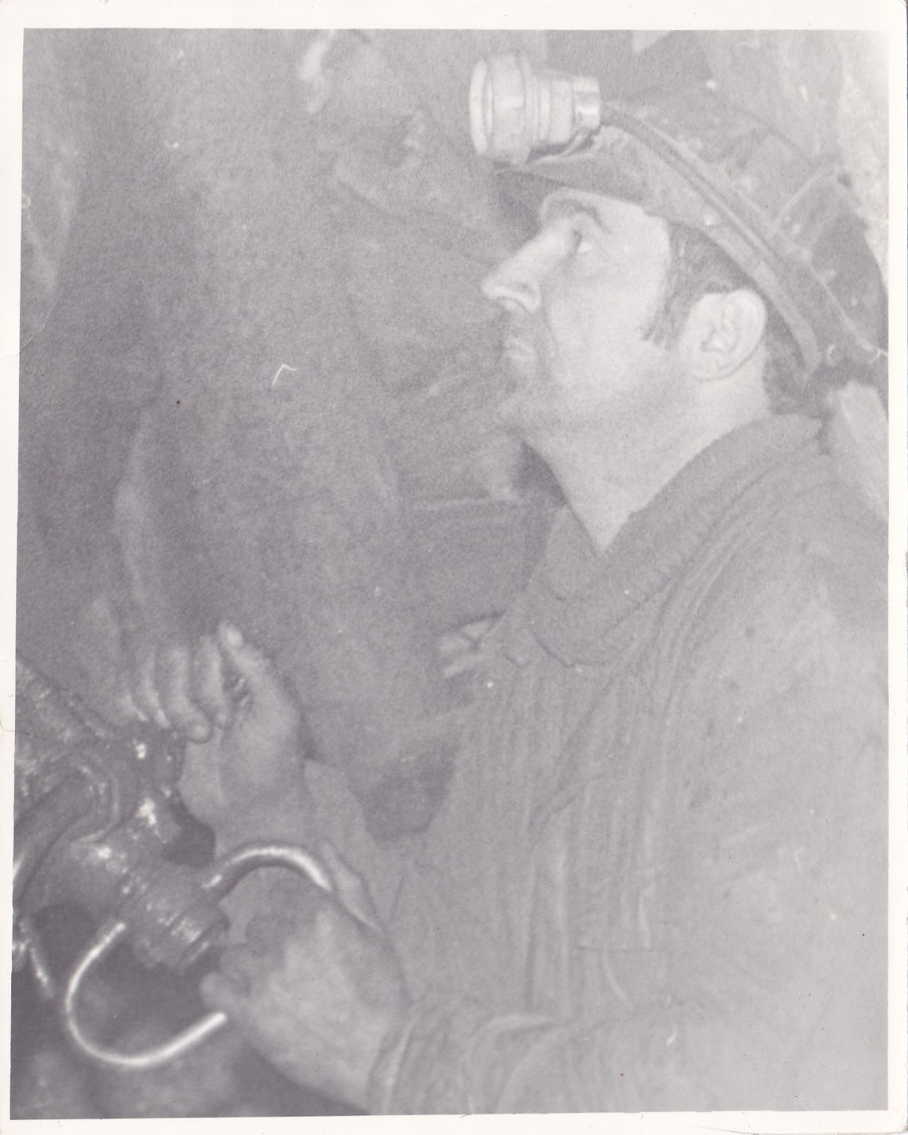 BROSTENI - OCUPATIA MINERIT: Scurt istoric al mineritului din Brosteni