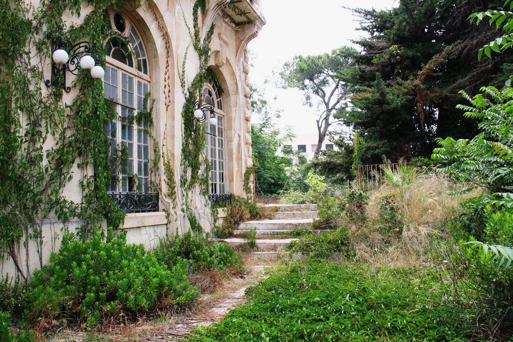 Deserted Places: Lebanon's abandoned Grand Aley Hotel