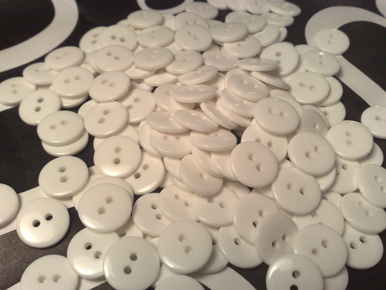 anamarin: 13 Botones