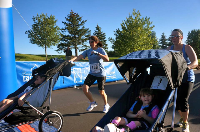 Love That Max : Parents who run races with their kids with disabilities