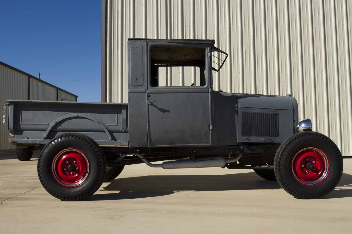 VAPHEAD: Compare, stock Model A , swept front chassis